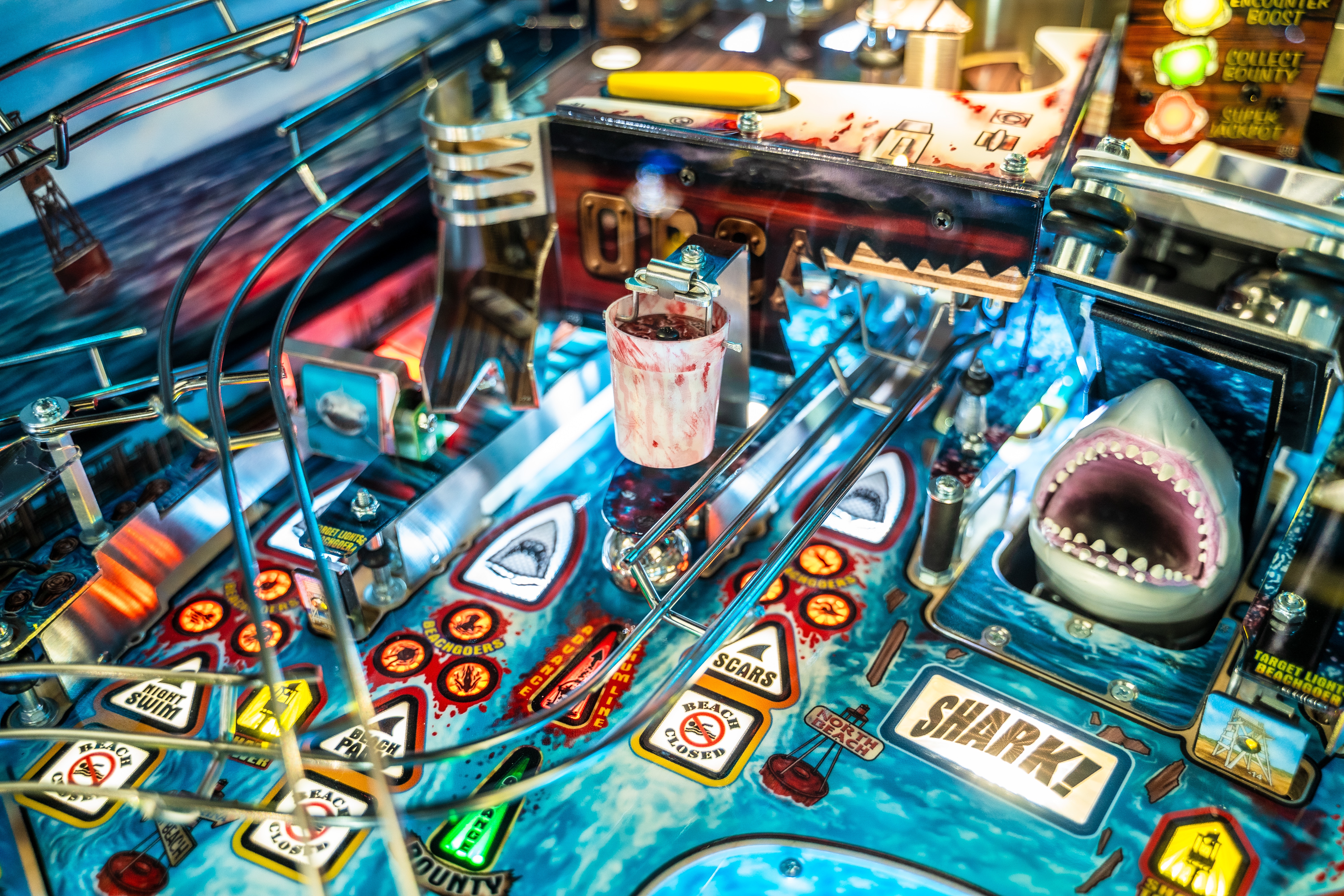 Stern Bar and Game Room Pinball Jaws LE - Aminis