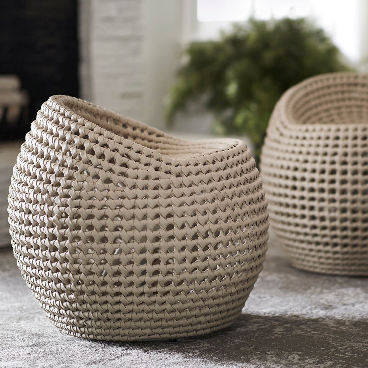 Manhattan Ivory Swivel Stool | PALECEK