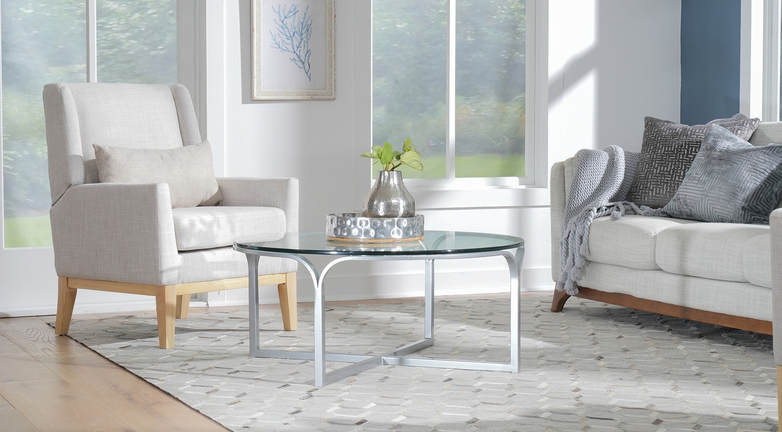 Charleston Forge 7902 Wave 42" Round Cocktail Table