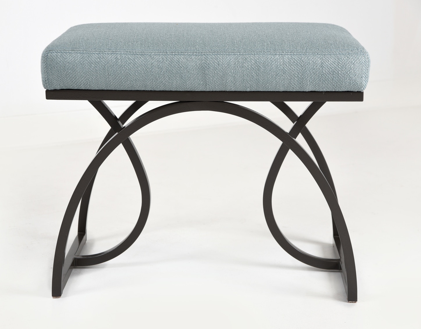 Charleston Forge Living Room Monarch Small Bench M232 | Hickory ...