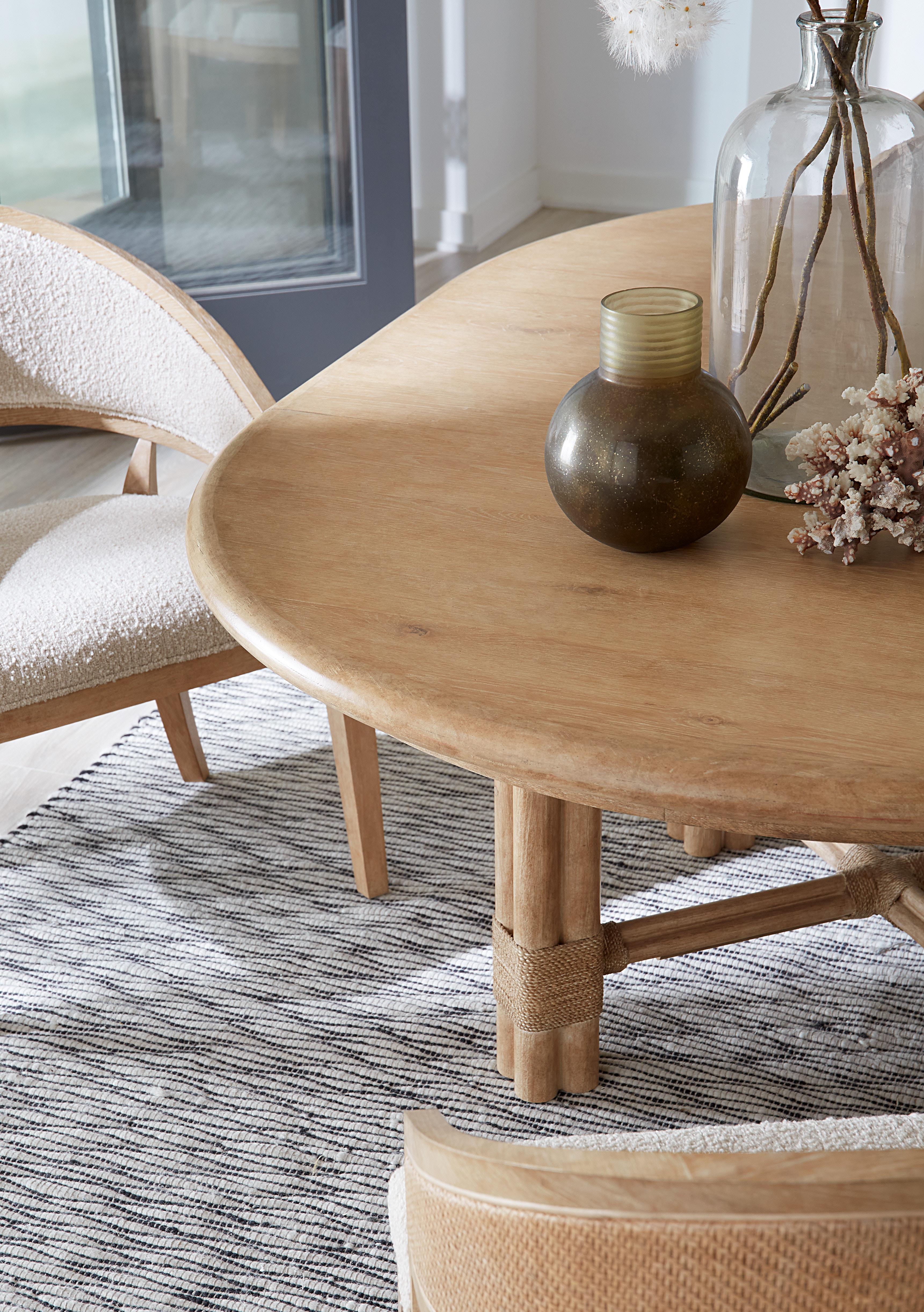 Hooker Furniture Casual Dining Retreat Pole Rattan Round Dining Table w ...