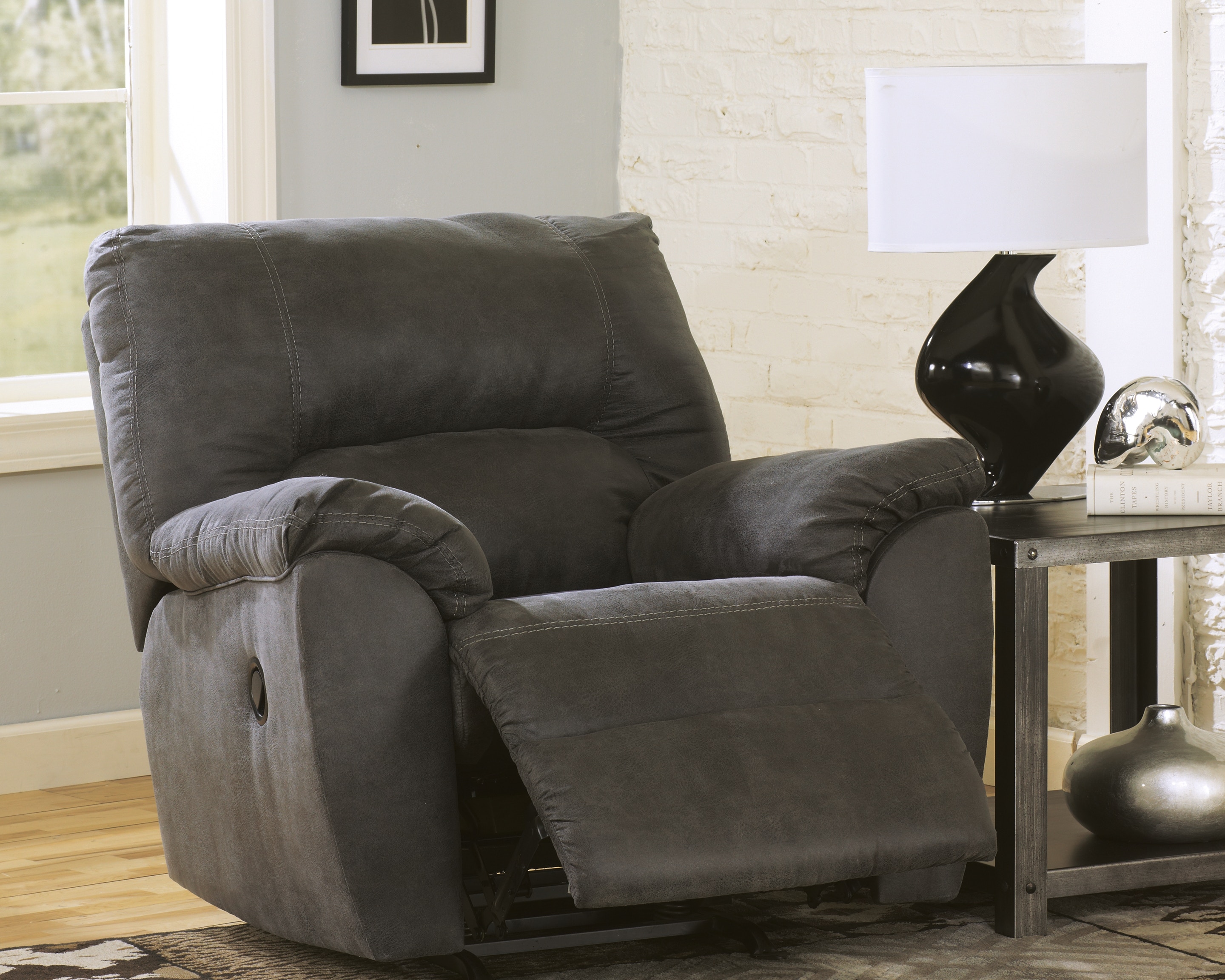 Signature Design by Ashley Living Room Tambo Recliner 2780125 - Smith ...