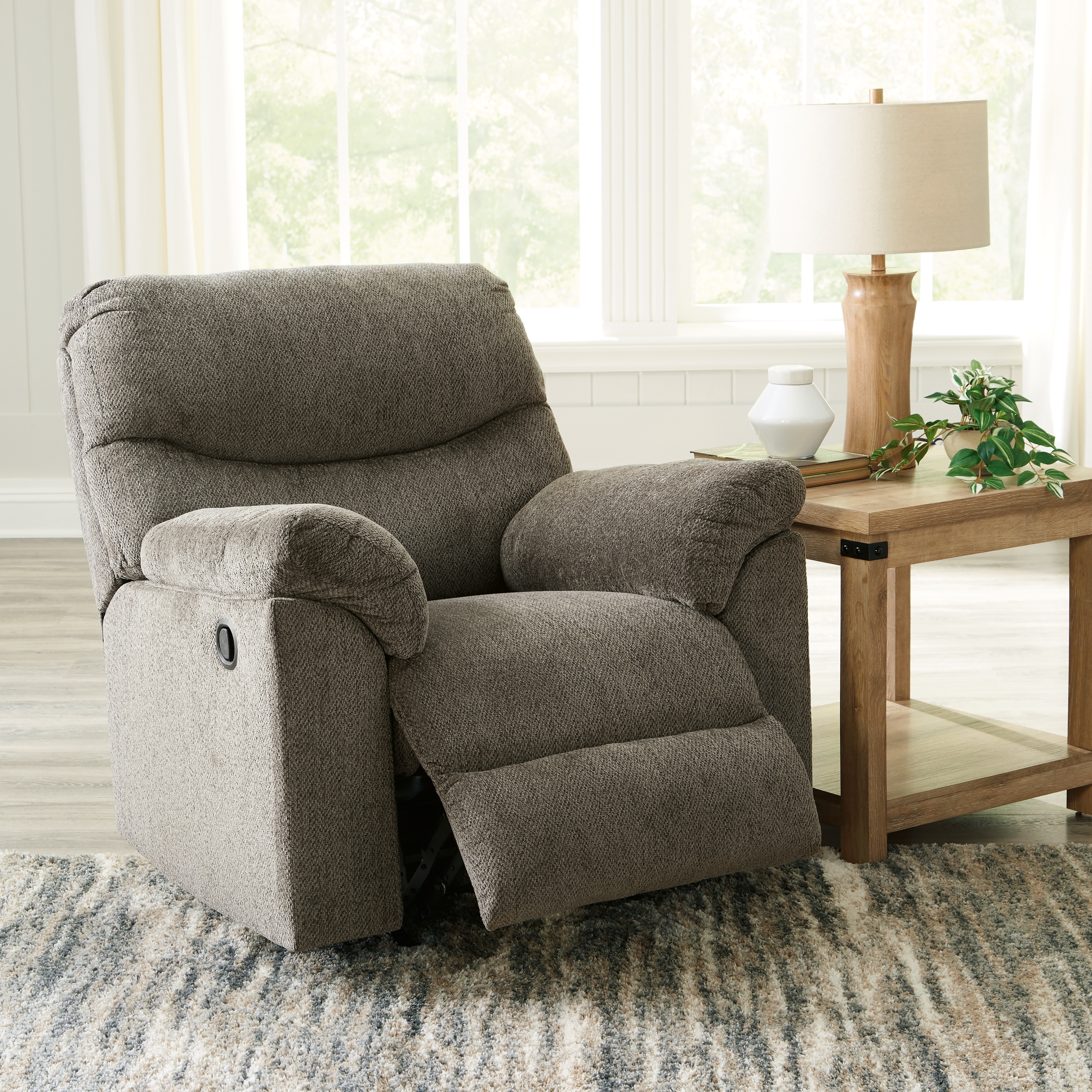 Signature Design by Ashley Living Room Alphons Recliner 2820125 ...