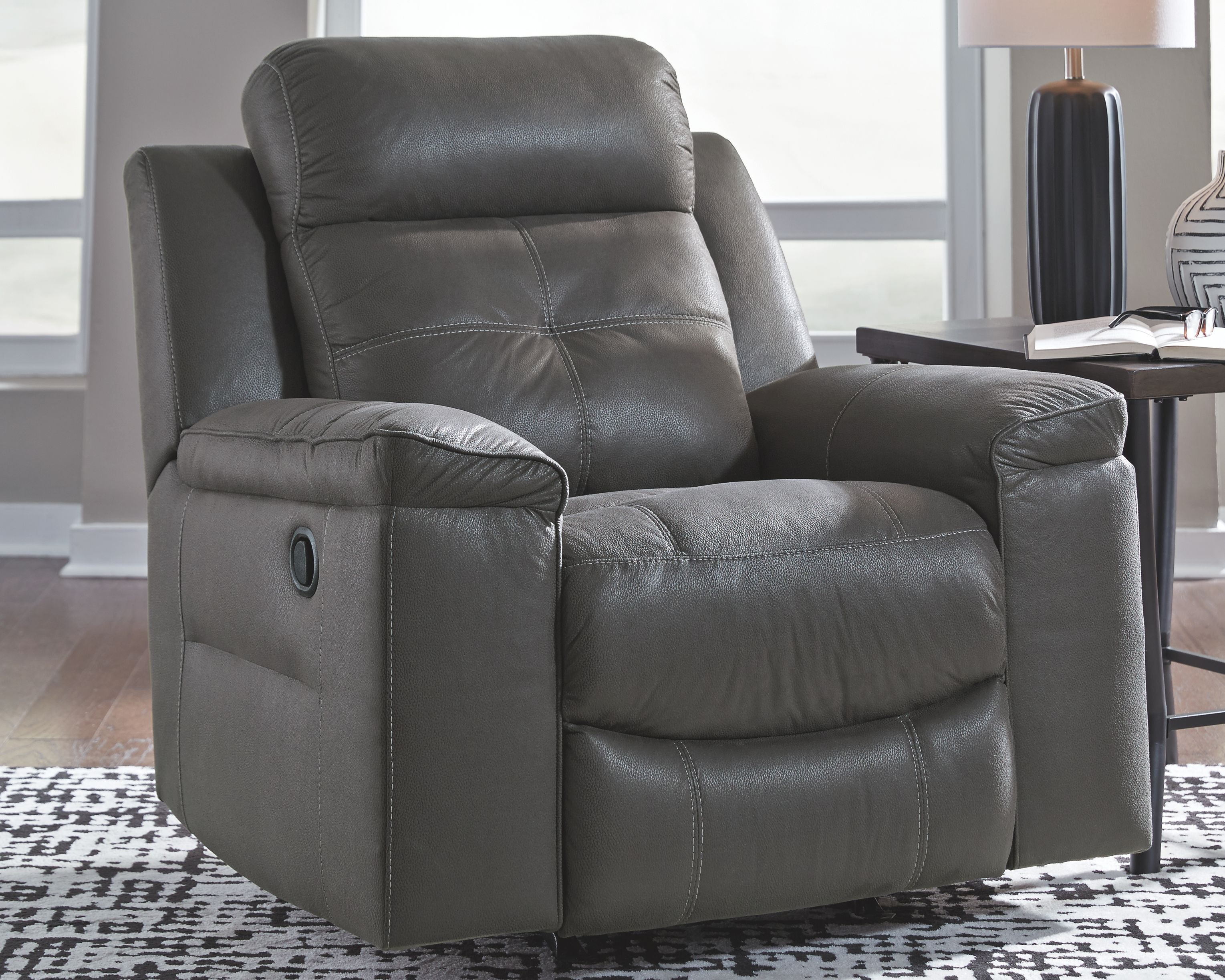 Signature Design by Ashley Living Room Jesolo Recliner 8670525 - Smith ...