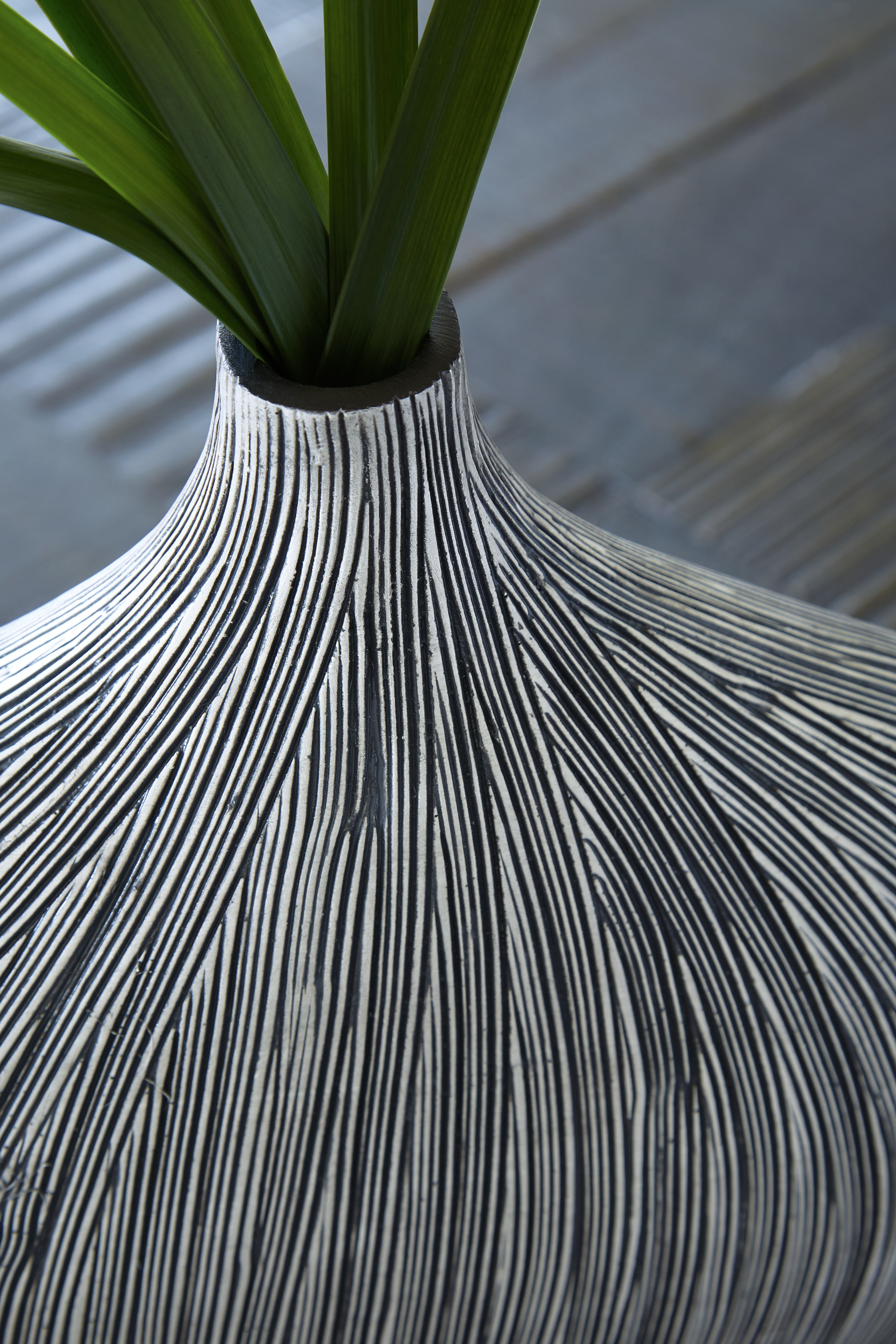 Ashley Donya Donya Vase A2000546 - Portland, OR | Key Home Furnishings