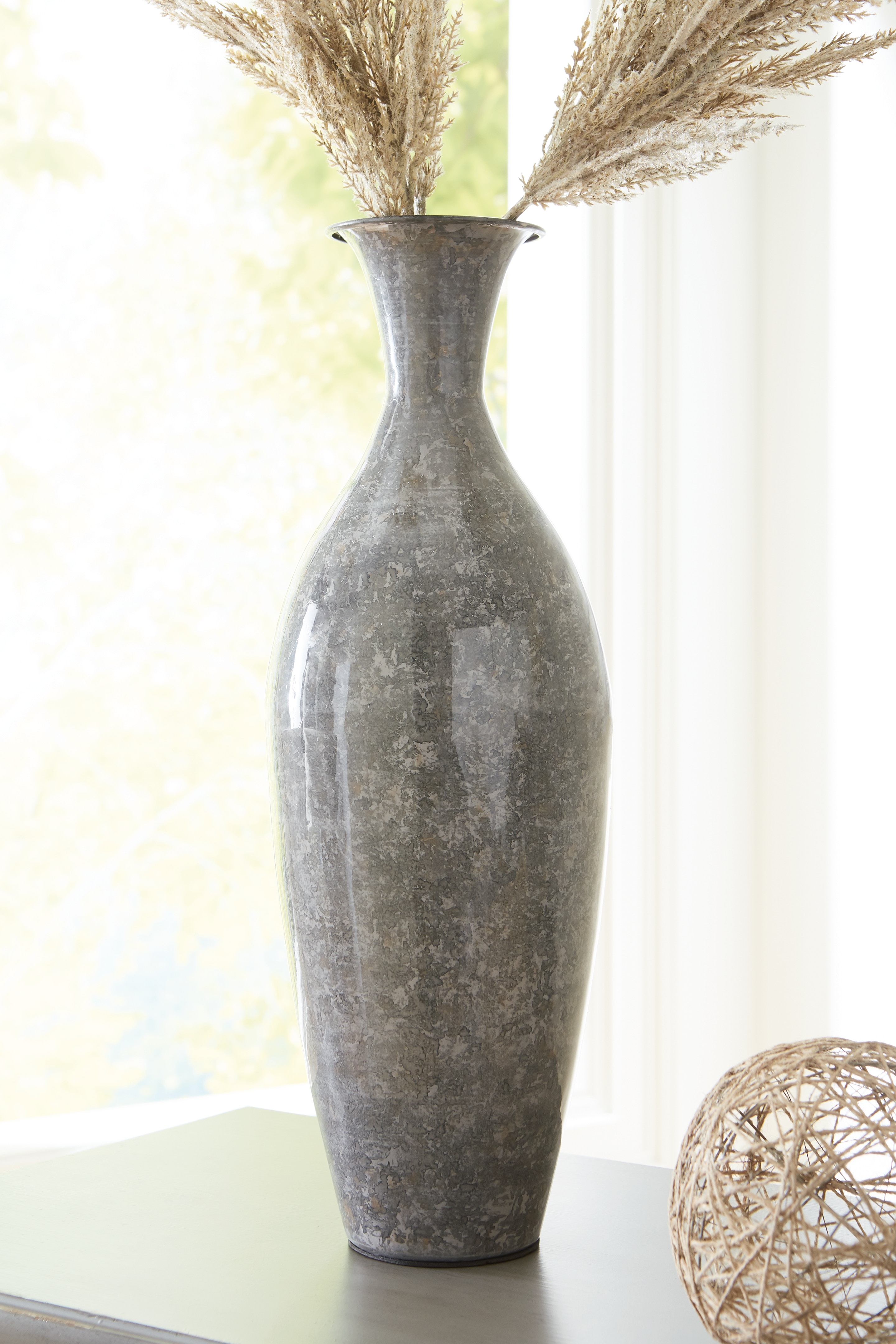 Signature Design by Ashley Home Accents Brockwich Vase A2000589 - Kiser ...