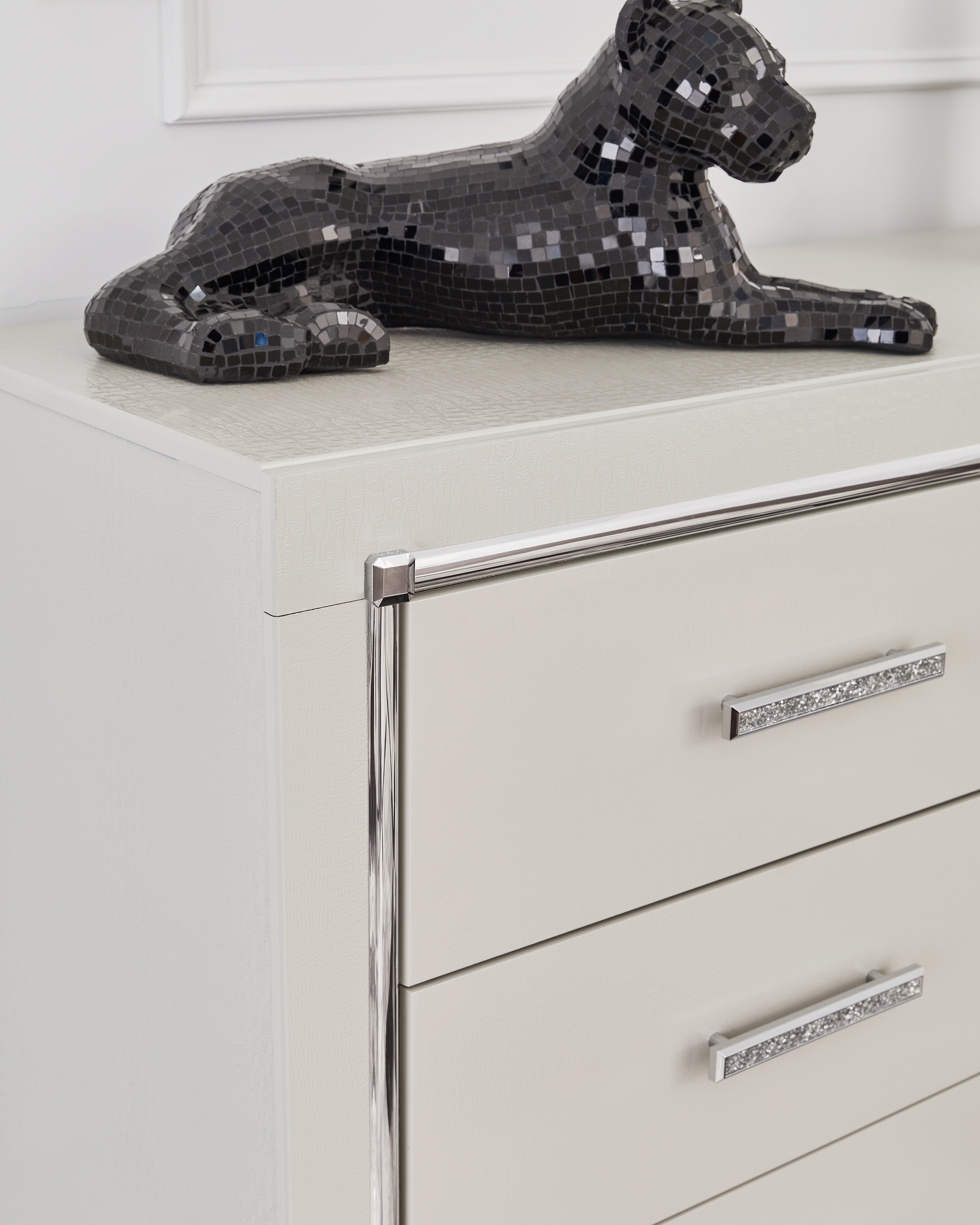 Ashley Zyniden Zyniden Dresser B2114-31 - Portland, OR | Key Home ...