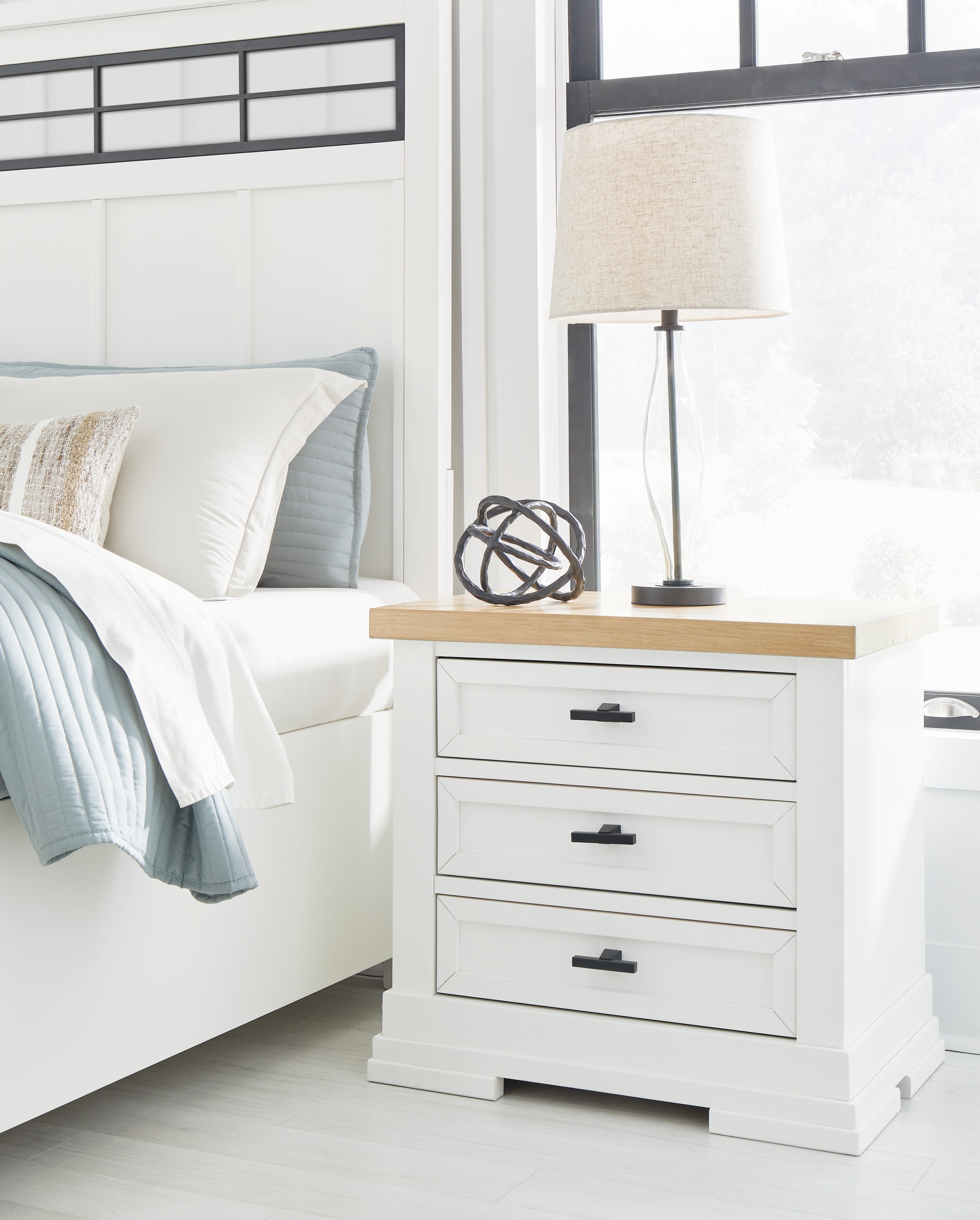 Benchcraft Bedroom Ashbryn Nightstand B844-93 | Hickory Furniture Mart ...