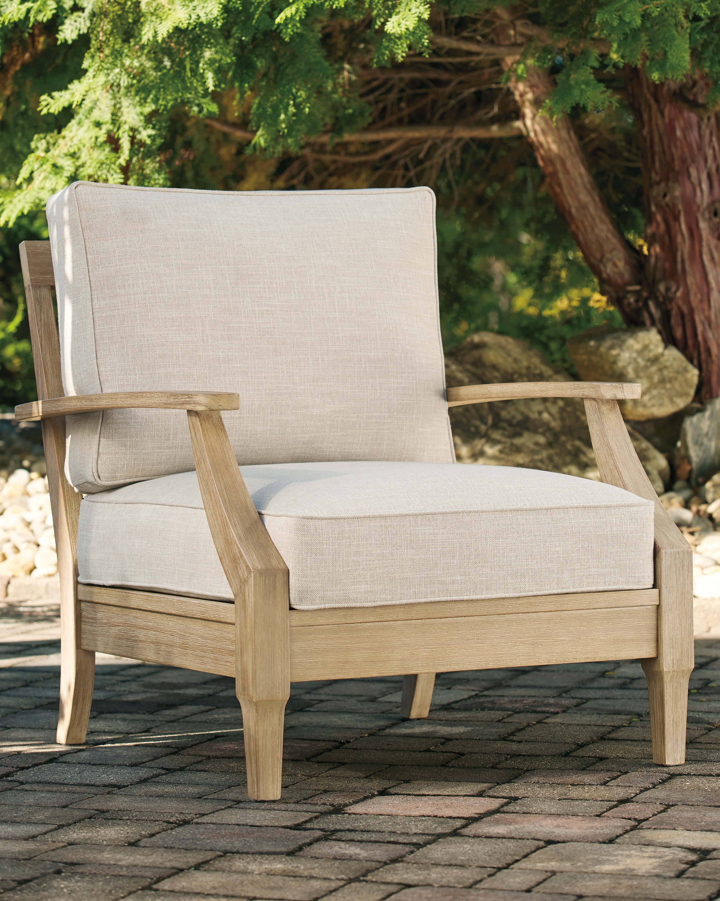 Signature Design by Ashley Outdoor/Patio Clare View Lounge Chair with ...