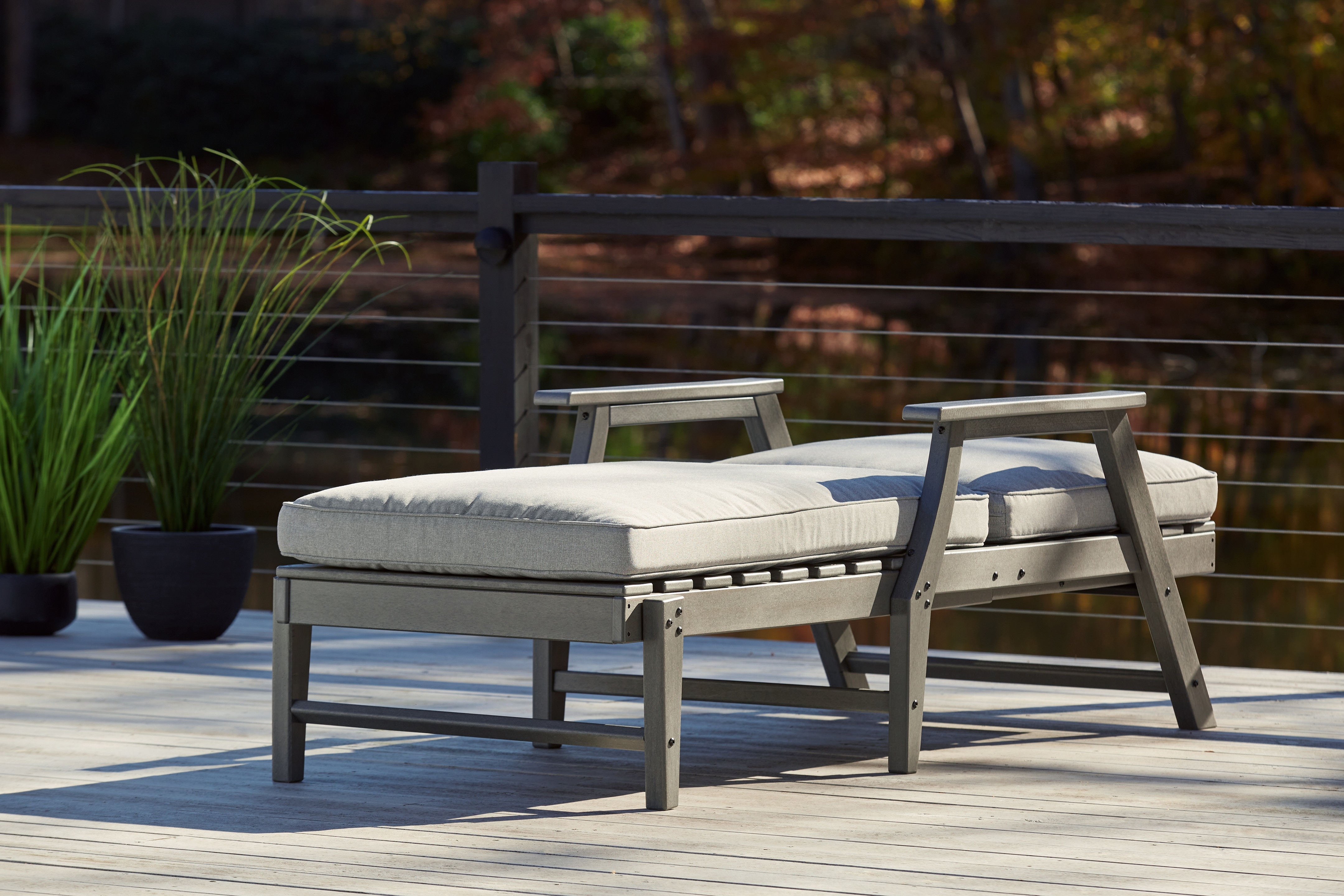 Signature Design by Ashley Outdoor Furniture Visola Chaise Lounge with ...