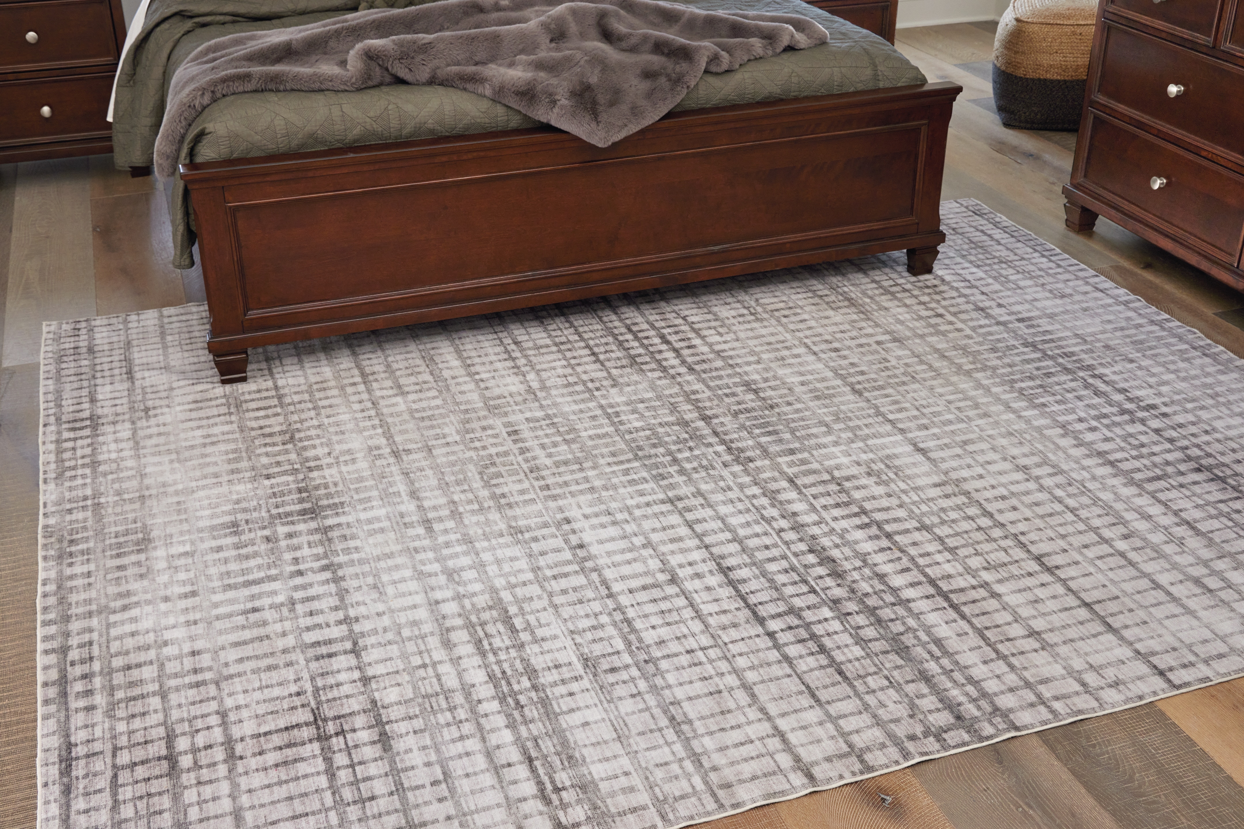 Signature Design by Ashley Area Rugs Moorhill 5' x 7' Washable Rug ...