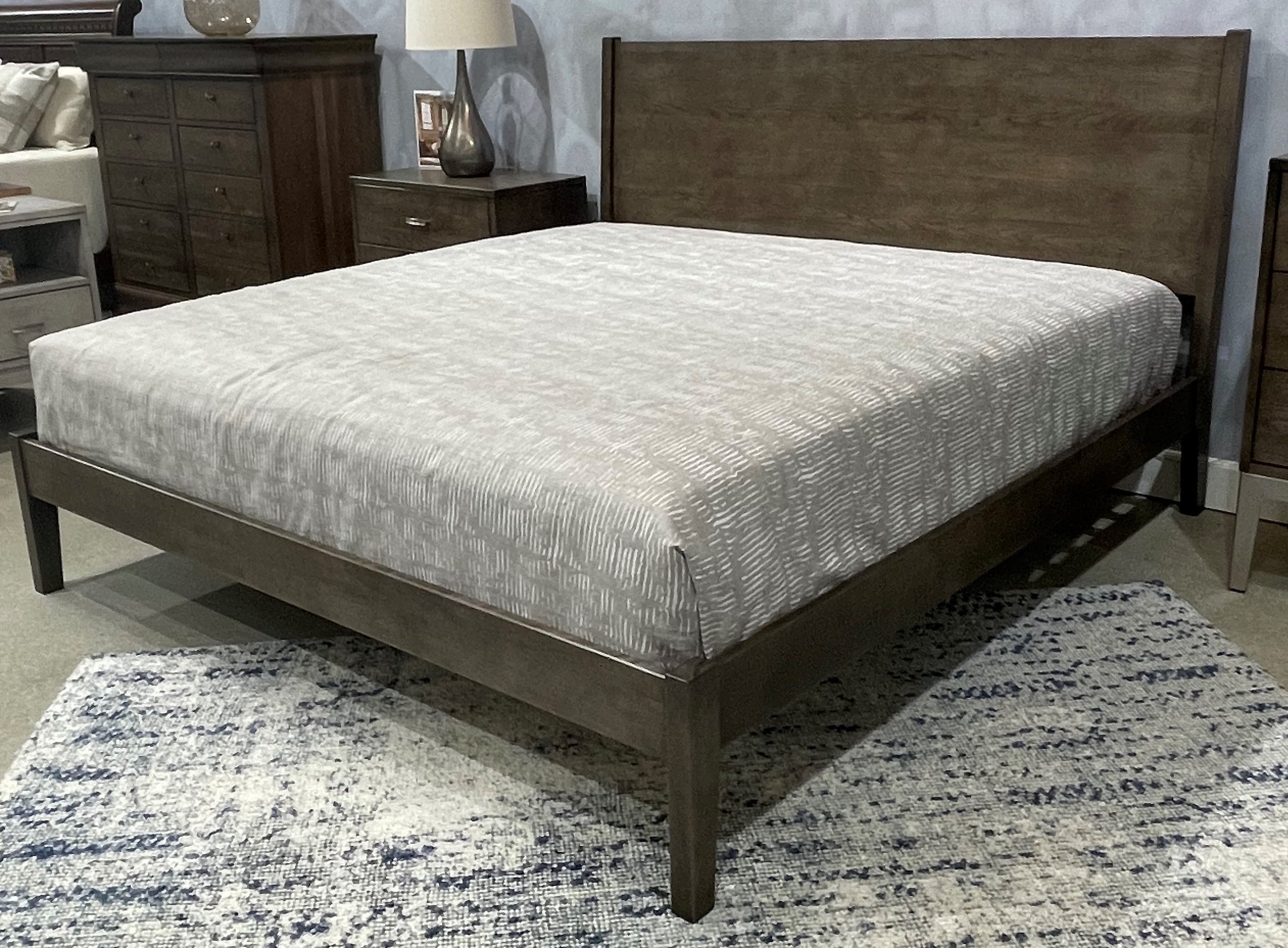 Durham Furniture Bedroom King Common Platform Bed 191-744 - Priba ...