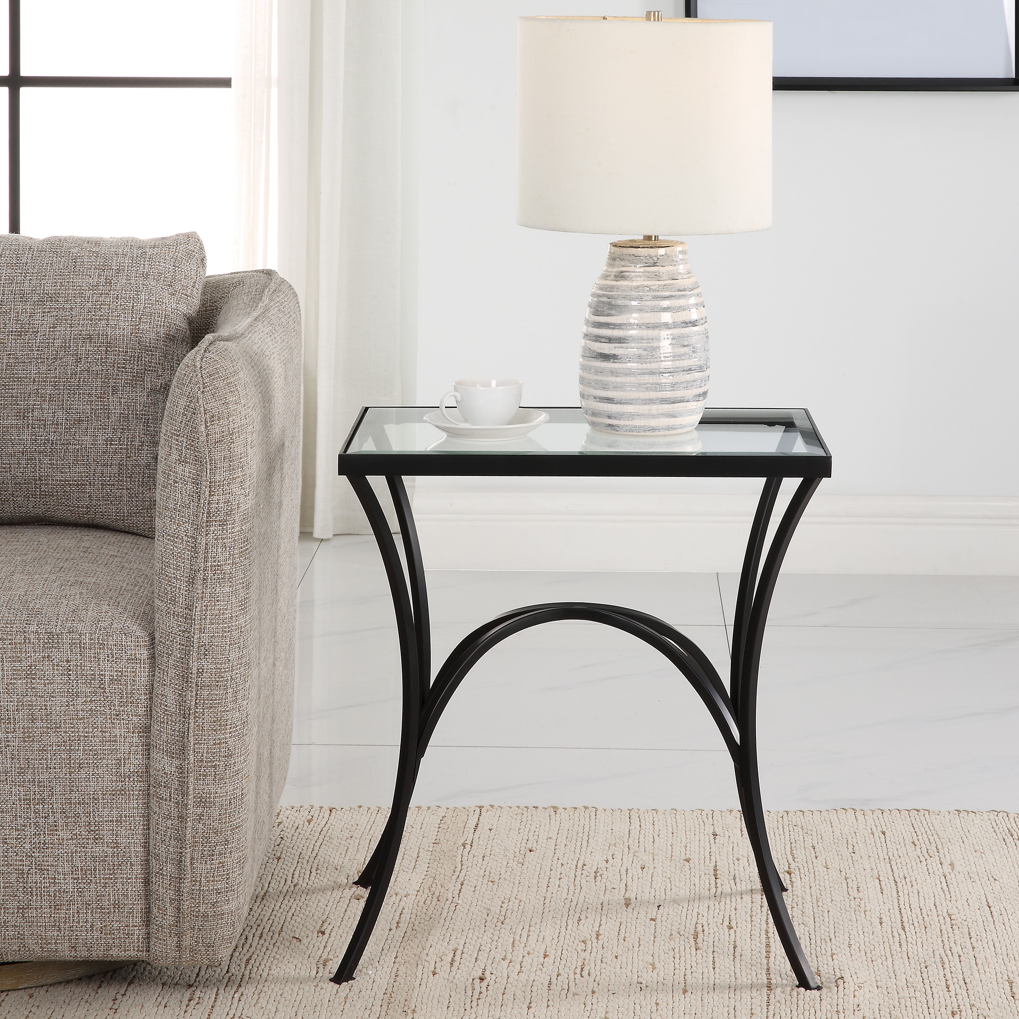 Alayna Black Metal and Glass End Table UT22911