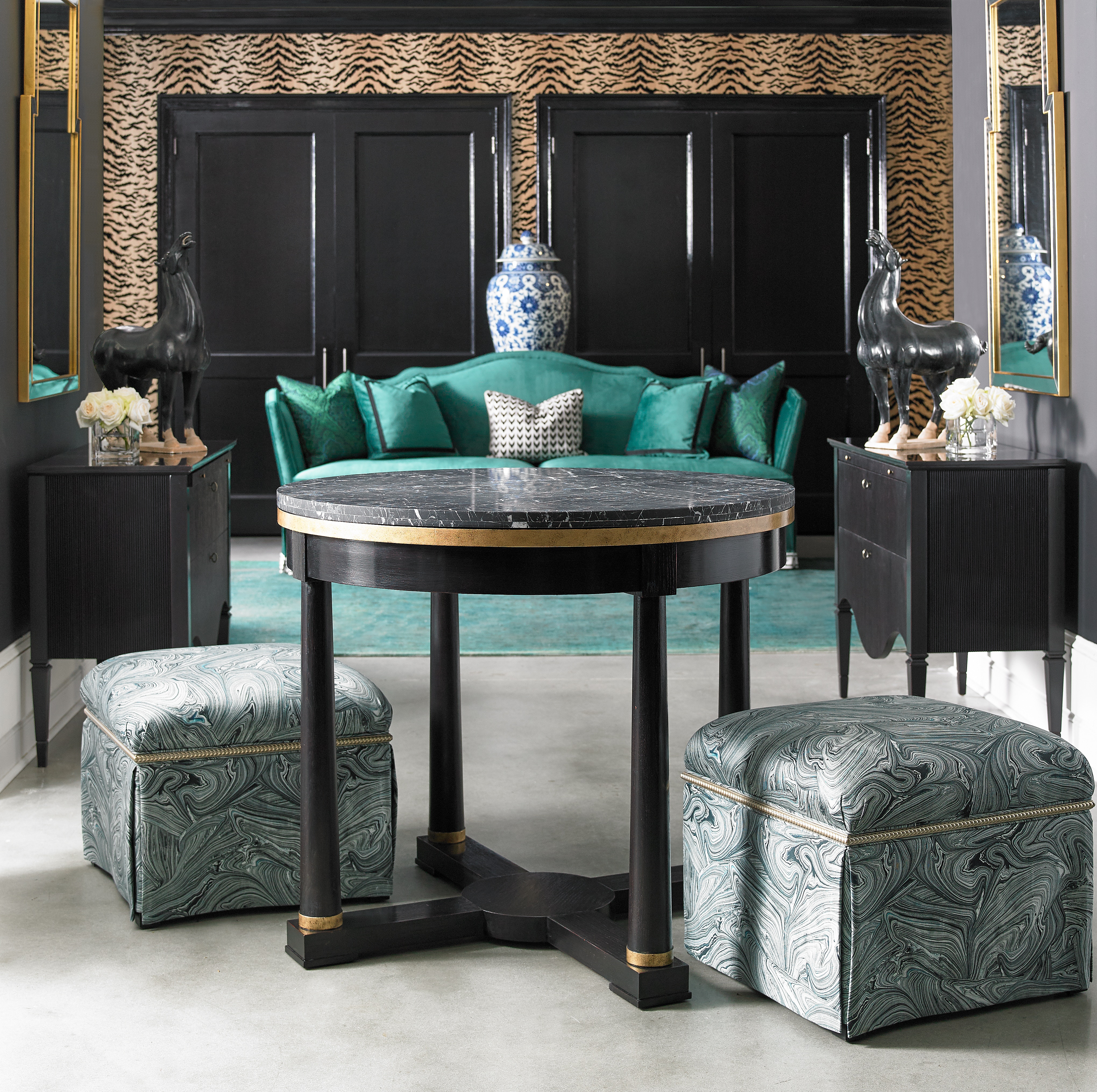 Charleston Foyer Table HQ40329