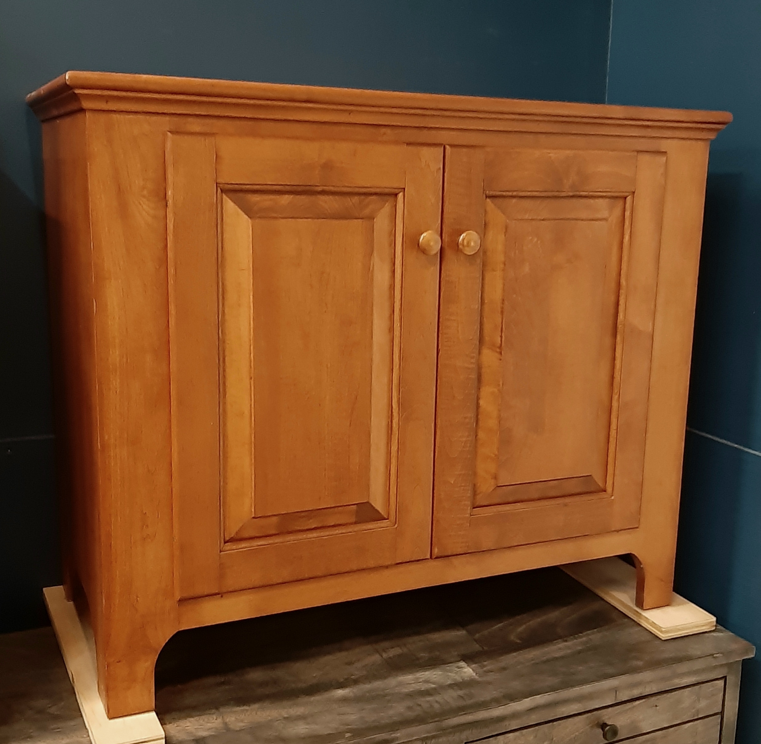 WoodWorks HF Living Room Maple Storage Cabinet, solid wood WWM2B1940V ...