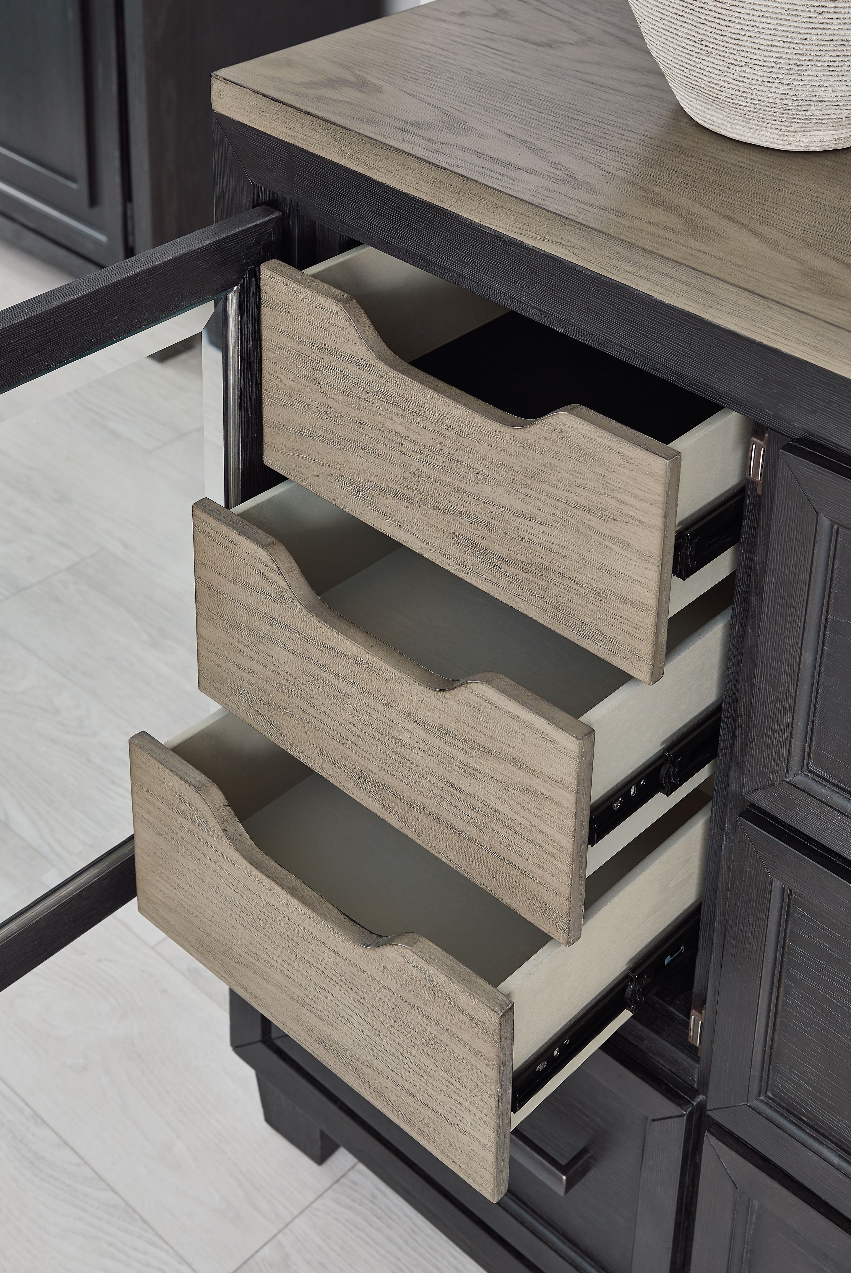 Ashley Foyland Dresser and Mirror B989-31-36 - Portland, OR | Key Home ...