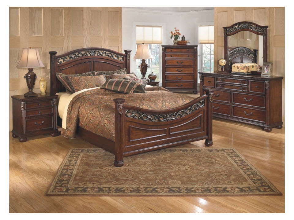 Ashley Leahlyn 5 Piece Queen Bed Set - Portland, OR | Key Home Furnishings