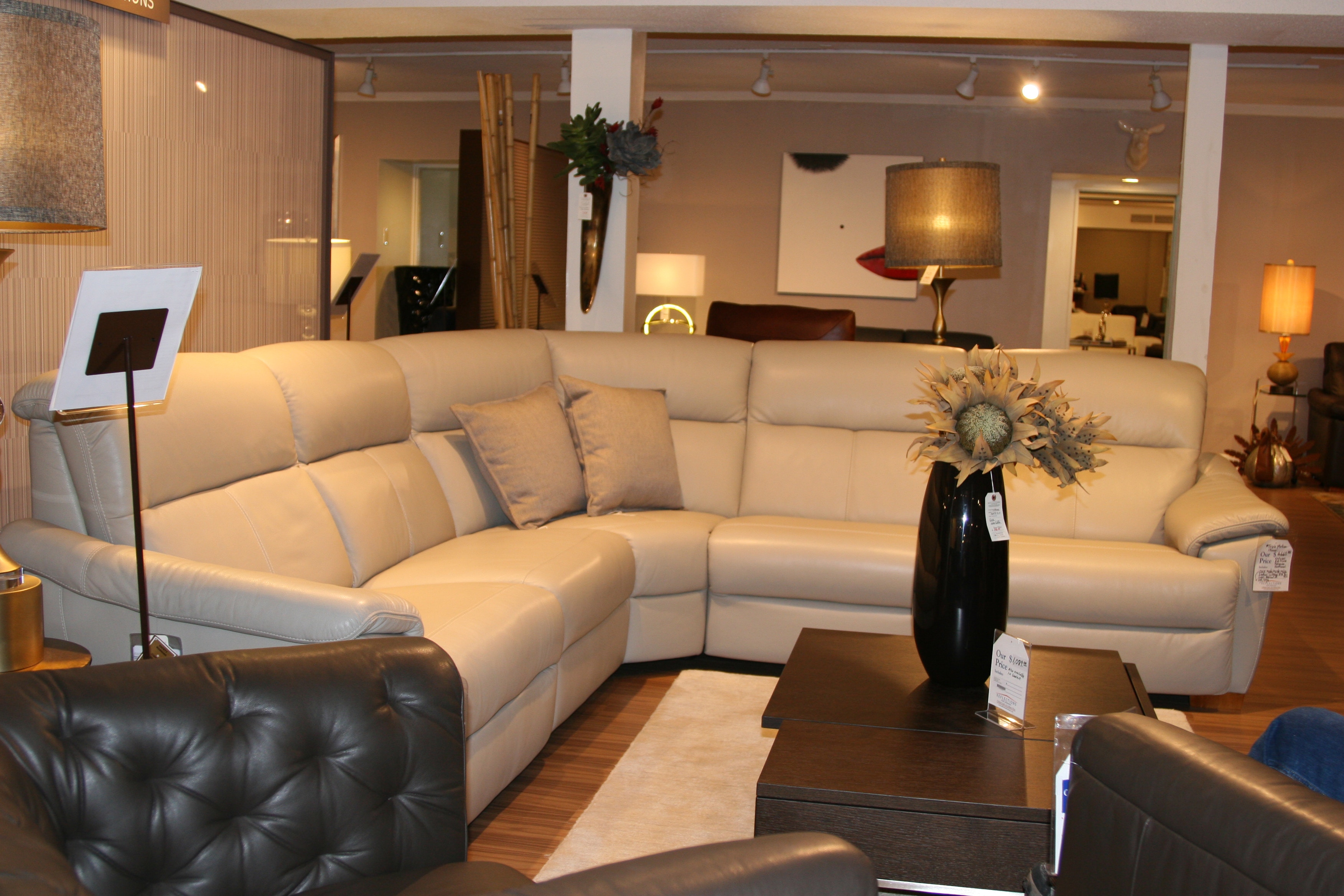 Reflections Furniture Living Room Triple motion Leather Potenza Sectional by Natuzzi Editions