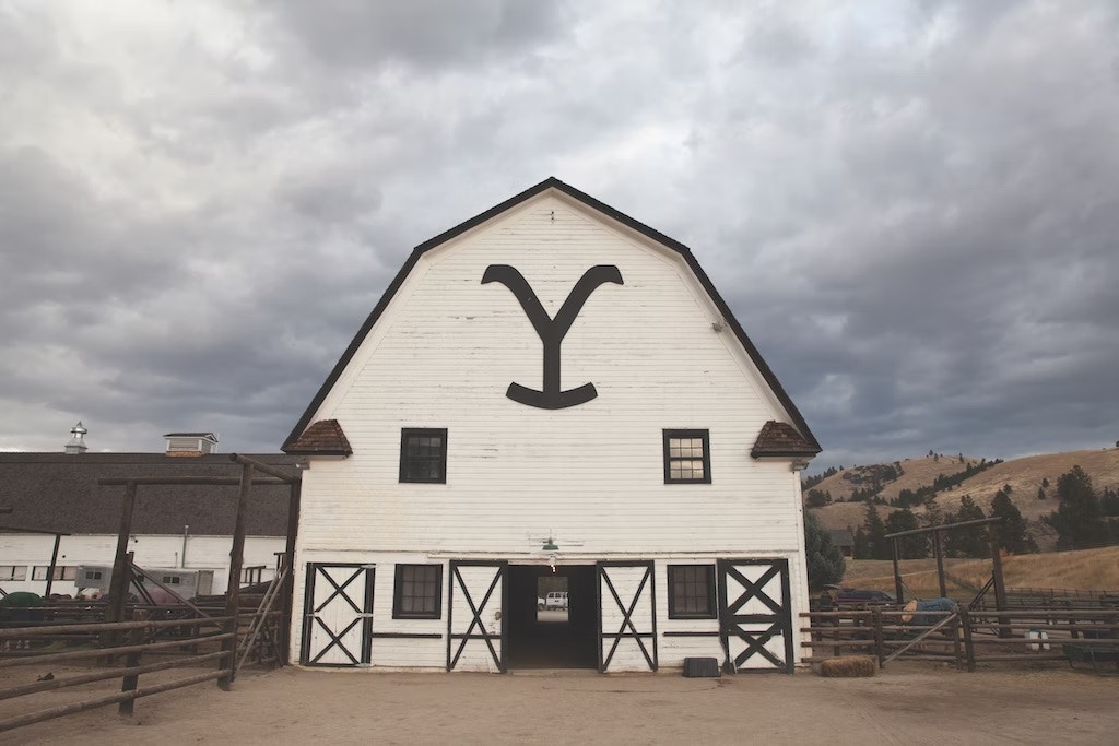 Green Gables Yellowstone Y5505TABLESET Yellowstone Dining Collection