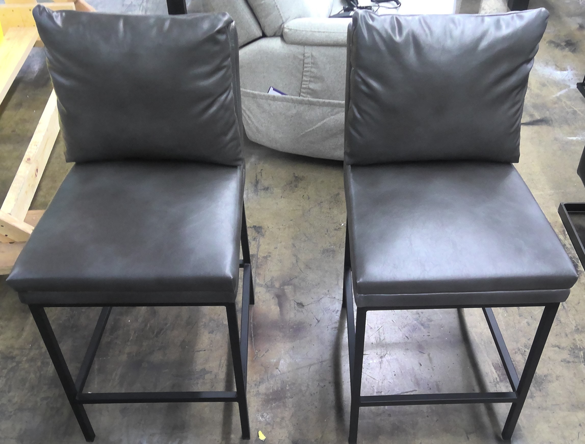 ROXANNE COUNTER STOOL SET