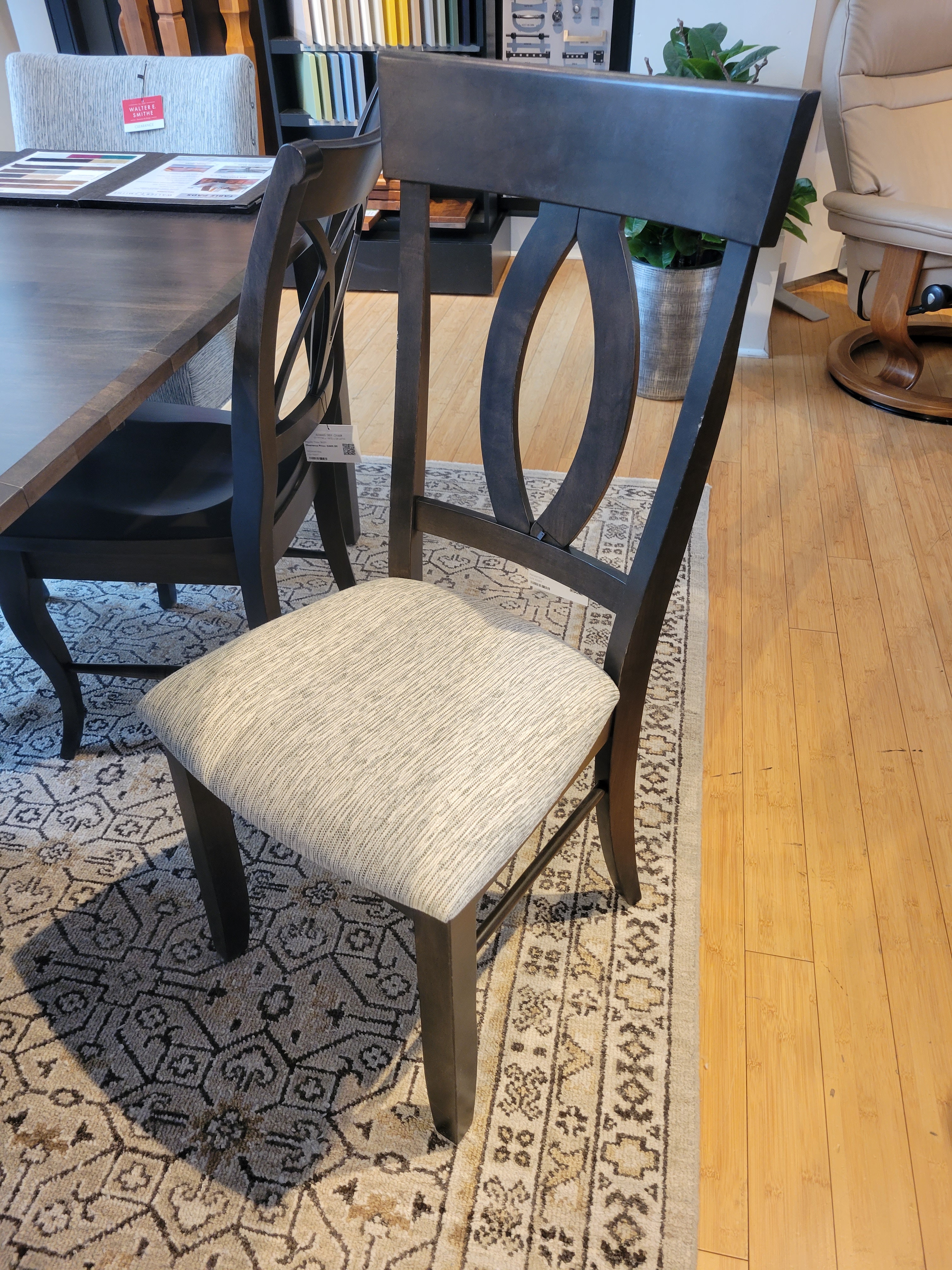 KEYSTONE SIDE CHAIR