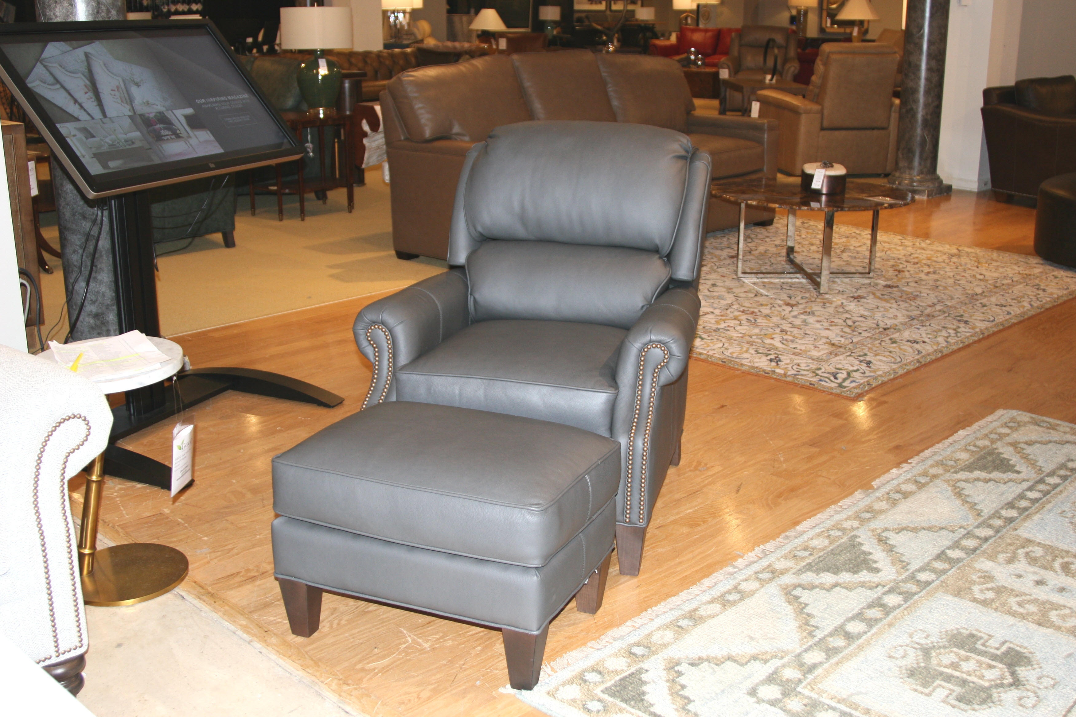 Living Room Chairs: Comfortable Accent Chairs for sale at Discount Pricing
