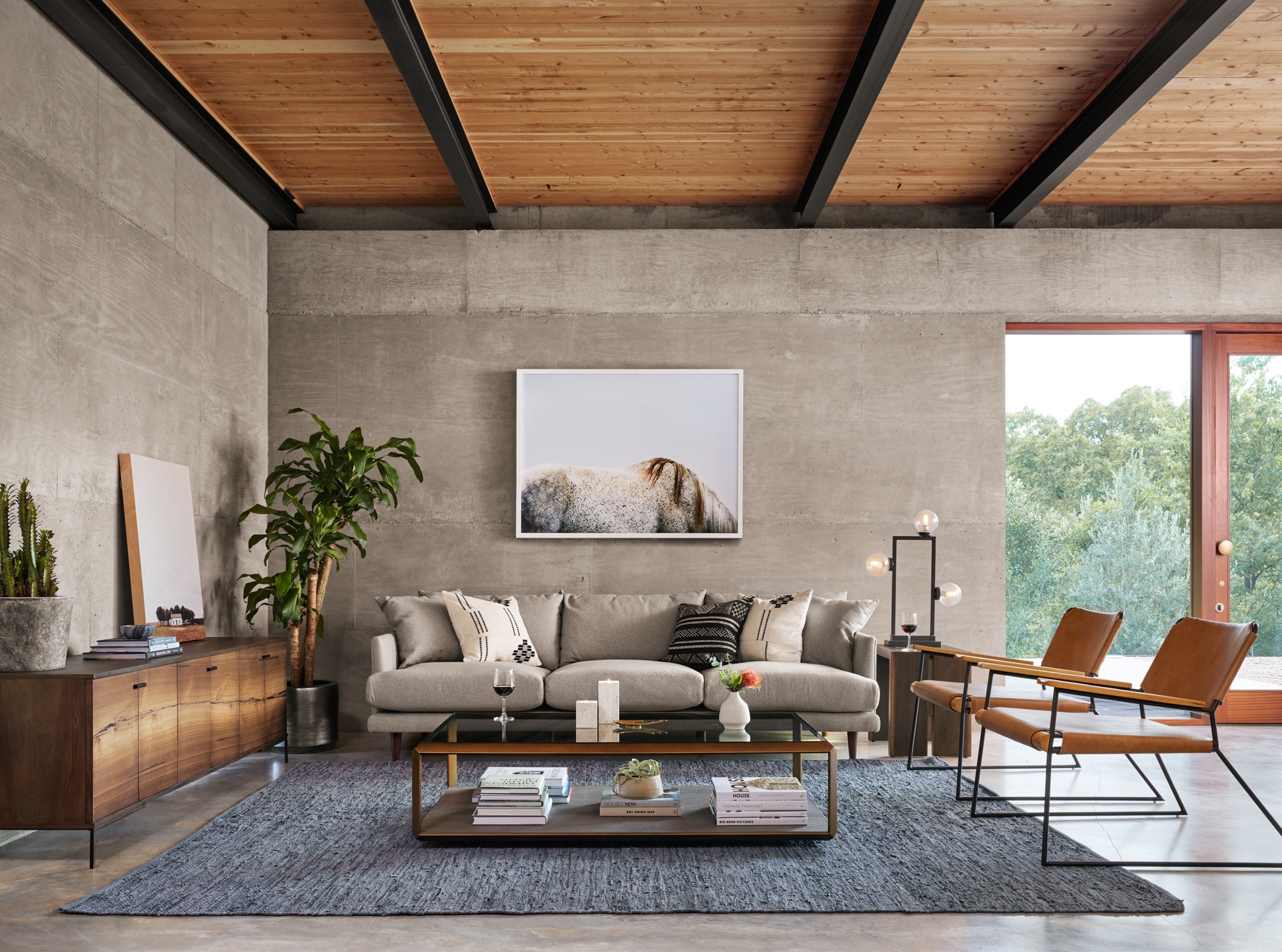 Cuzco media console store