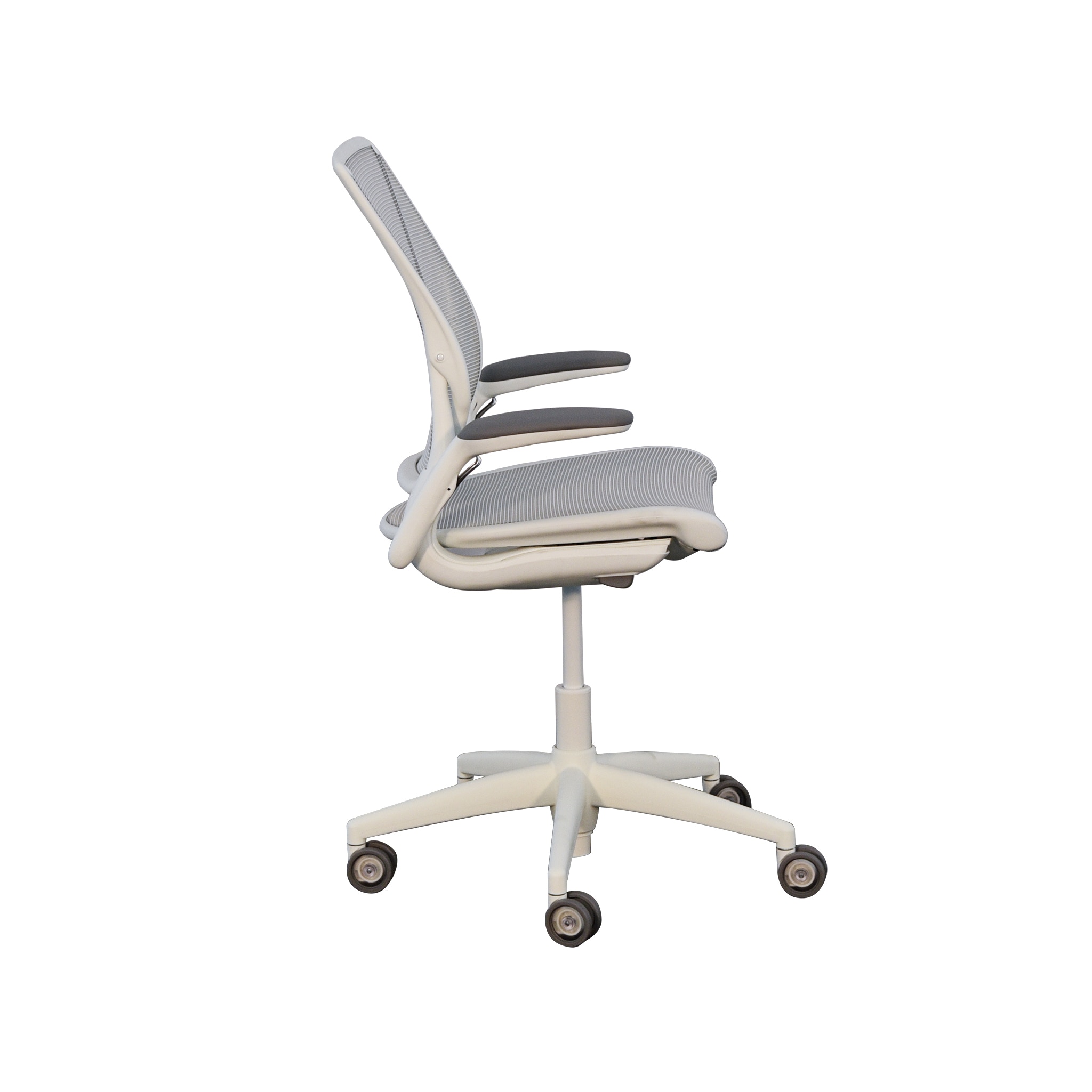 DIFFRIENT WORLD CHAIR
